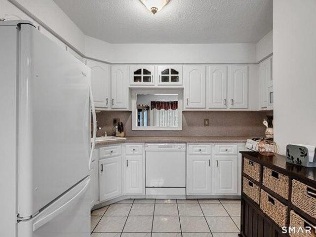 house with 2 bedroom, Newington CT DS104264291