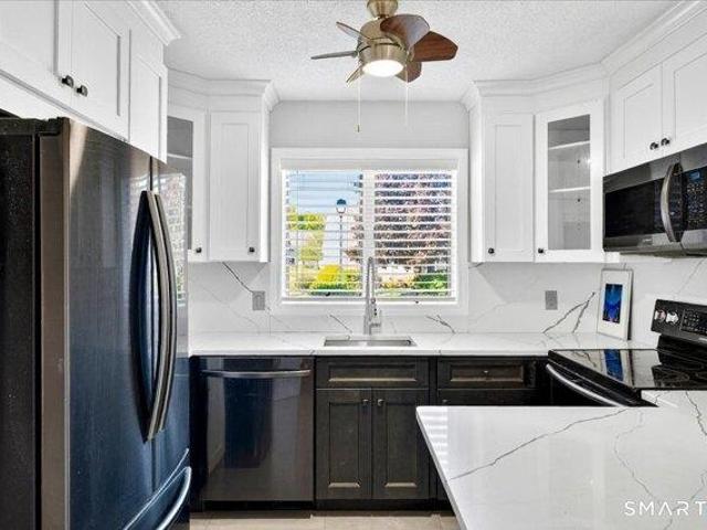 house with 2 bedroom, Newington CT ES103073504