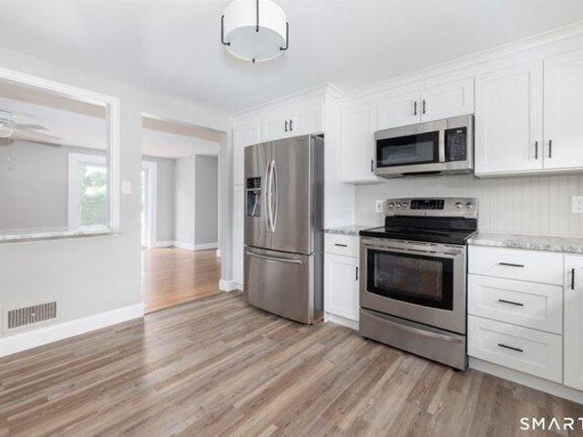 house with 2 bedroom, Newington CT ES104807815