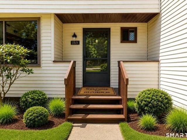 house with 2 bedroom, Newington CT ES104808749