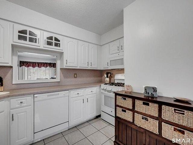 house with 2 bedroom, Newington CT ES104809554