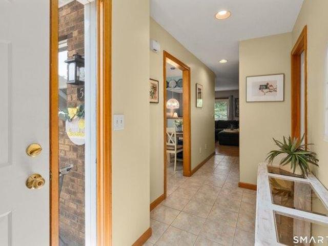 house with 2 bedroom, Newington CT ES104852264