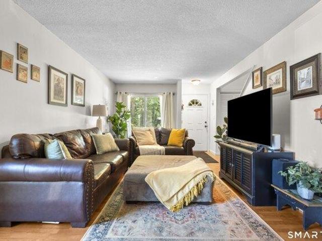 house with 2 bedroom, Newington CT ES104150294