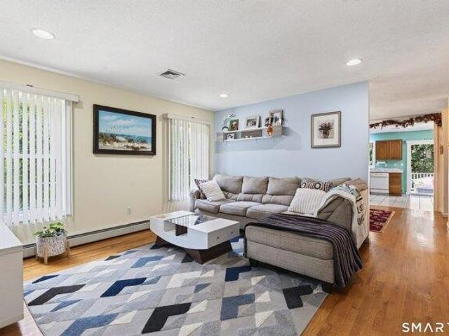 house with 2 bedroom, Newington CT ES105123957