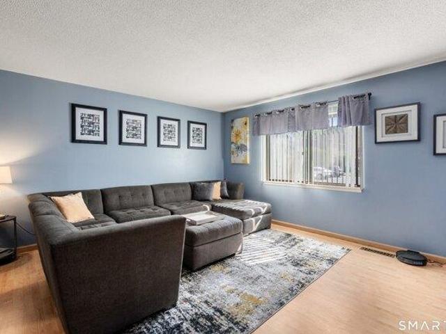house with 2 bedroom, Newington CT ES105125589