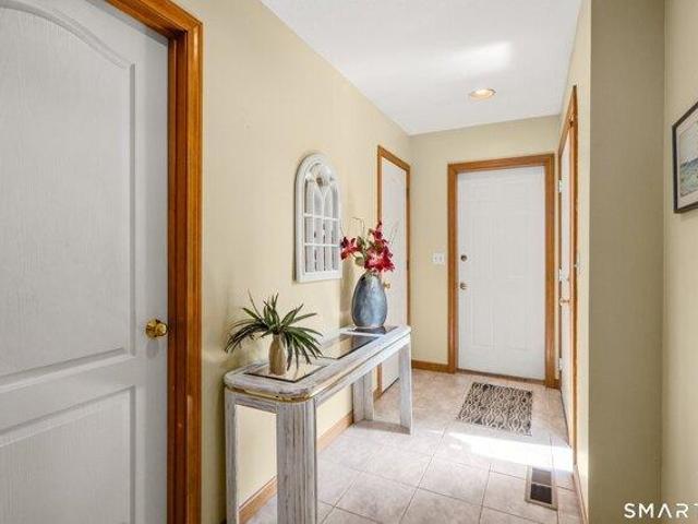 house with 2 bedroom, Newington CT ES105125952