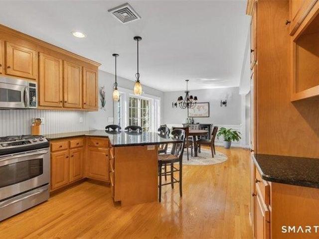 house with 2 bedroom, Newington CT ES105189910