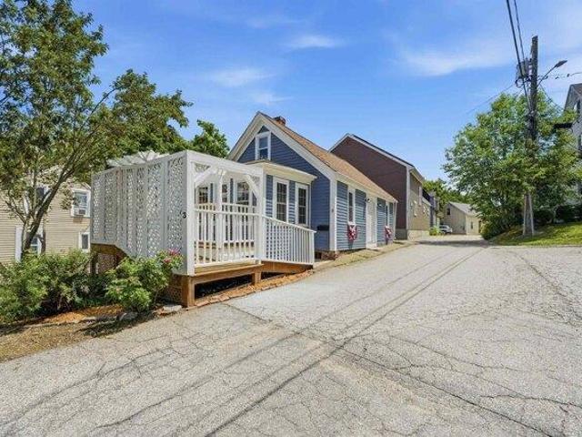 house with 2 bedroom, Newmarket NH ES105203162