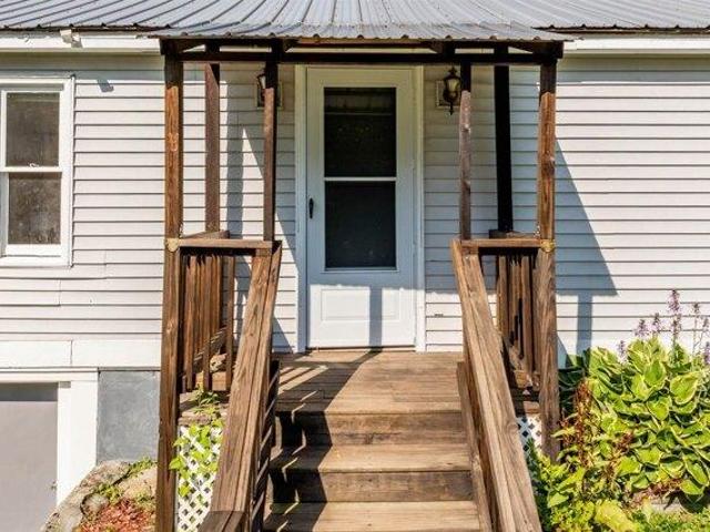 house with 2 bedroom, Newport NH ES104848400