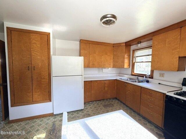 house with 2 bedroom, North Adams MA DLS102825311