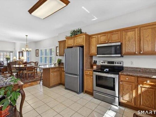 house with 2 bedroom, North Haven CT DLS102279205
