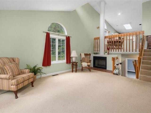 house with 2 bedroom, North Kingstown RI ES105206464