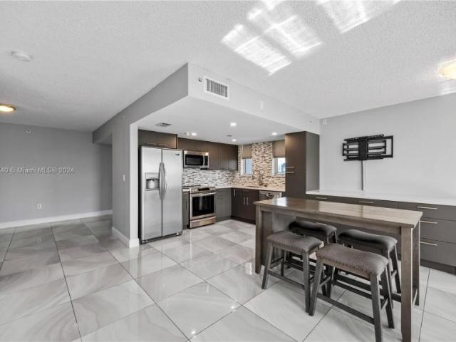 house with 2 bedroom, North Miami Beach Fl FL DS102661070