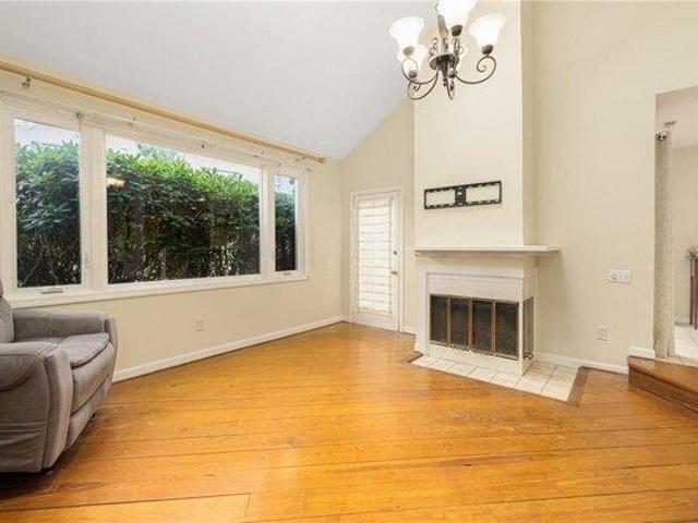 house with 2 bedroom, North Providence RI ES105080527