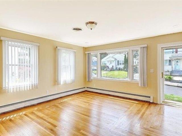 house with 2 bedroom, North Providence RI ES105095267