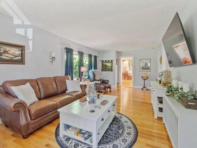 house with 2 bedroom, North Reading MA ES104077070