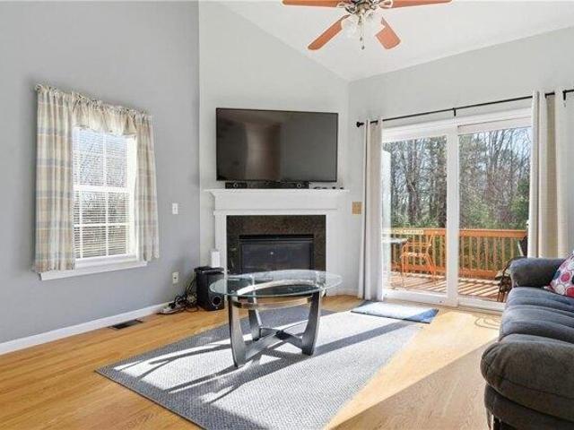 house with 2 bedroom, North Smithfield RI ES102959124