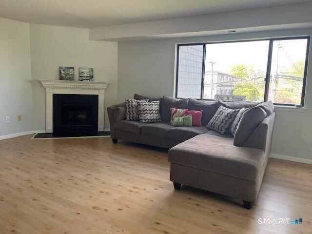 house with 2 bedroom, Norwalk CT DLS101750354