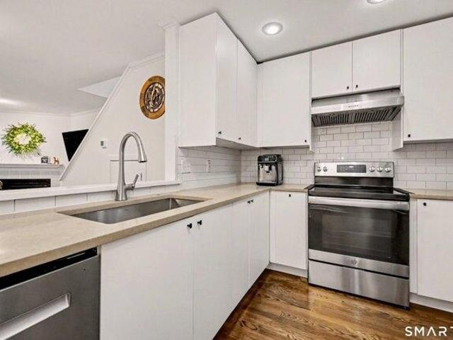 house with 2 bedroom, Norwalk CT DS104153441