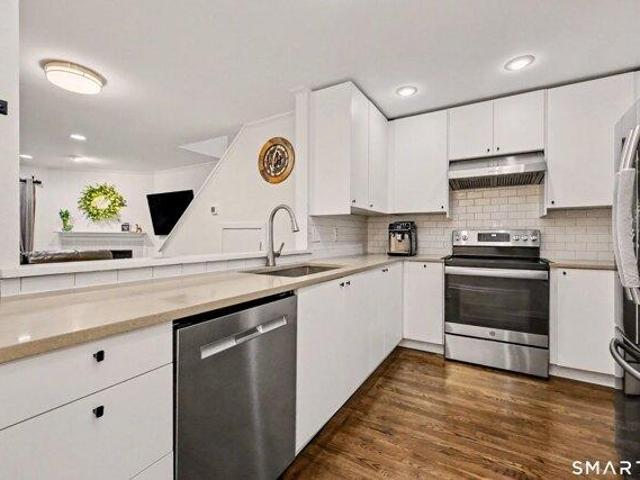 house with 2 bedroom, Norwalk CT DS102347176
