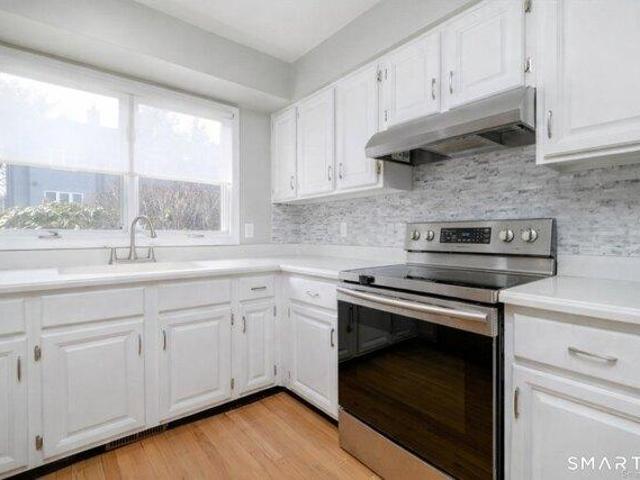 house with 2 bedroom, Norwalk CT ES104115571