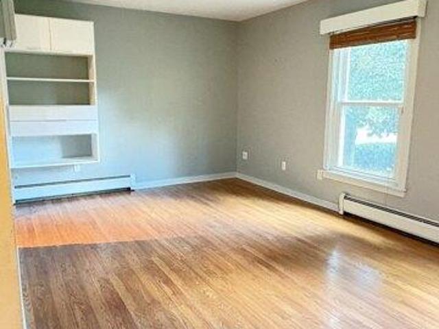 house with 2 bedroom, Norwalk CT ES105127527