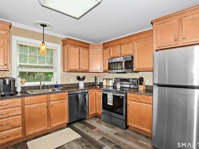 house with 2 bedroom, Norwich CT DS103184624