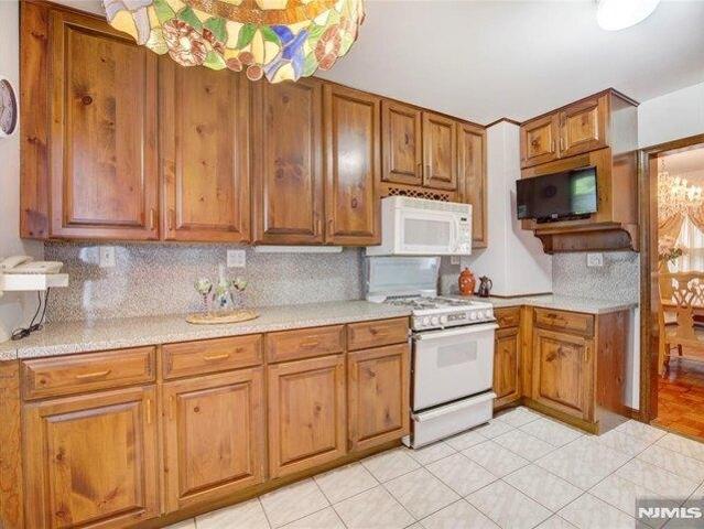 house with 2 bedroom, Nutley NJ ES104295459