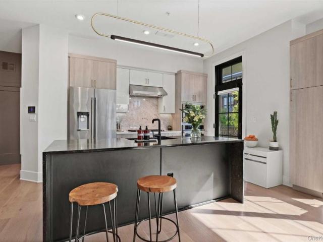 house with 2 bedroom, NY NY DLS101828266