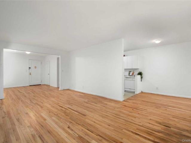 house with 2 bedroom, NY NY DLS102245653