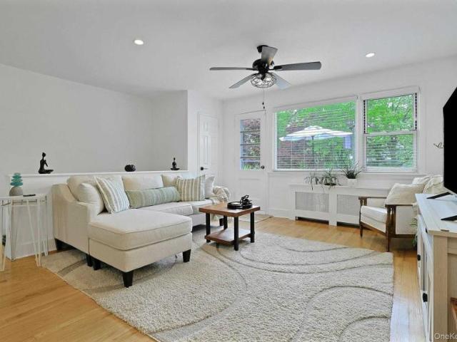 house with 2 bedroom, NY NY DLS102366692