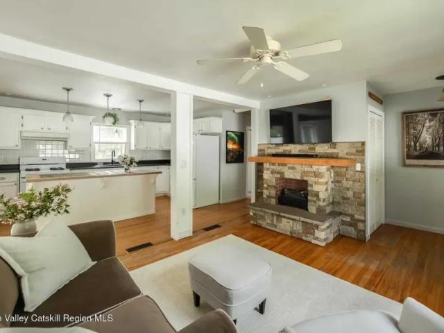 house with 2 bedroom, NY NY DS102795120