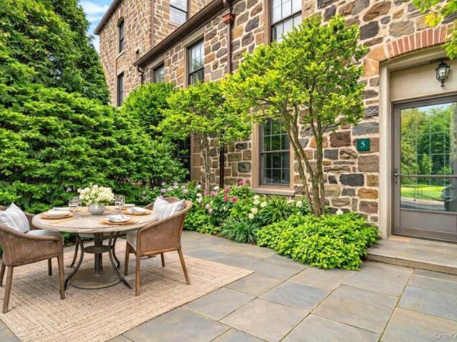 house with 2 bedroom, NY NY ES100212866