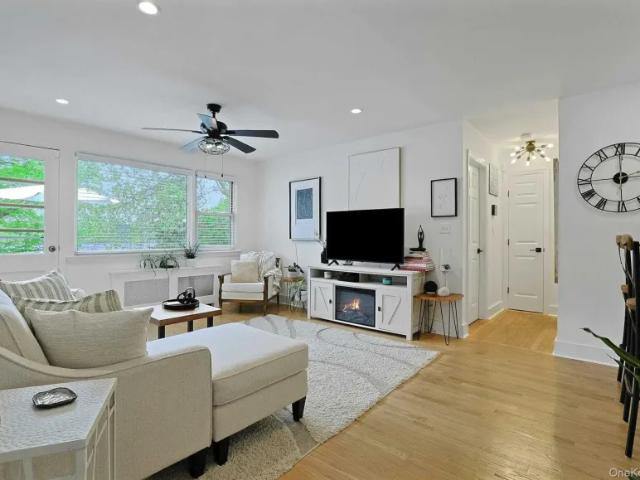 house with 2 bedroom, NY NY ES102366692
