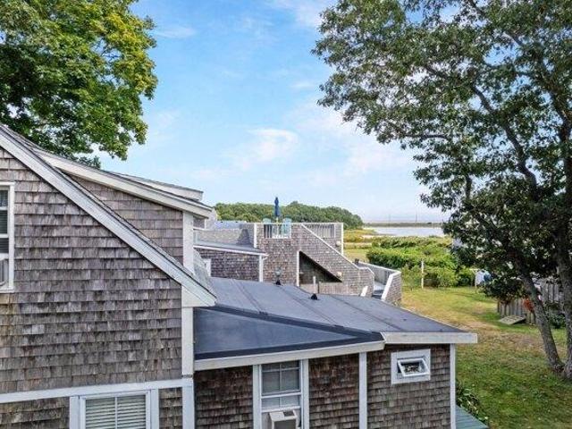 house with 2 bedroom, Oak Bluffs MA DLS101898977