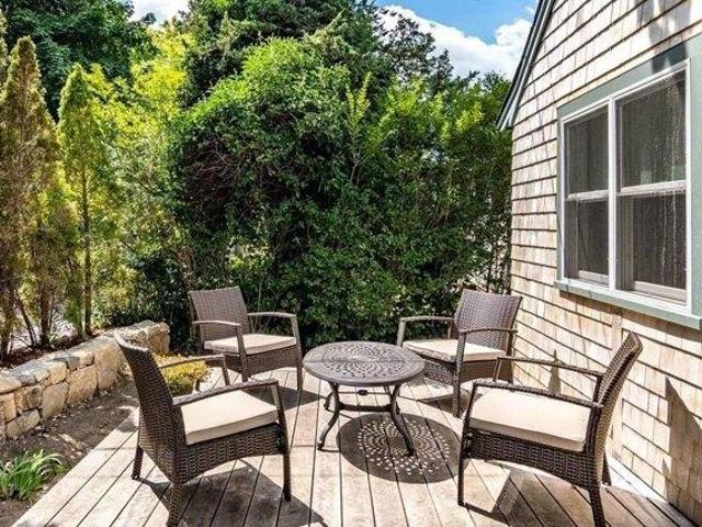 house with 2 bedroom, Oak Bluffs MA DLS103034685