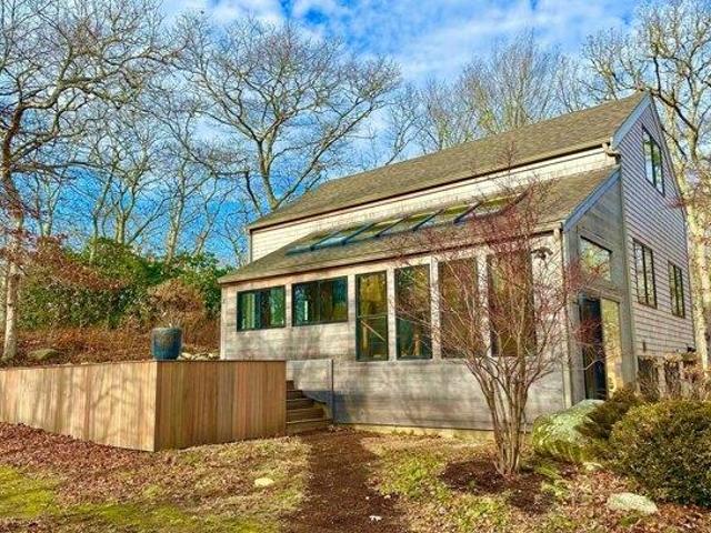 house with 2 bedroom, Oak Bluffs MA ES105157924
