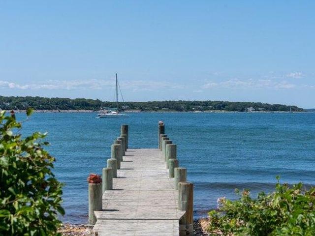 house with 2 bedroom, Oak Bluffs MA ES105228941