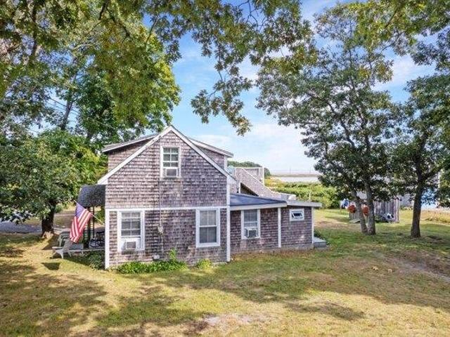 house with 2 bedroom, Oak Bluffs MA ES103098547