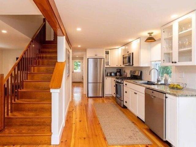house with 2 bedroom, Oak Bluffs MA ES103436712
