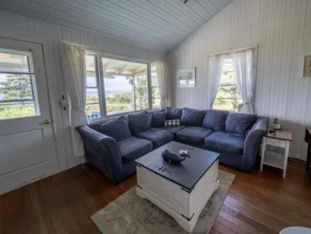 house with 2 bedroom, Oak Bluffs MA ES103807306