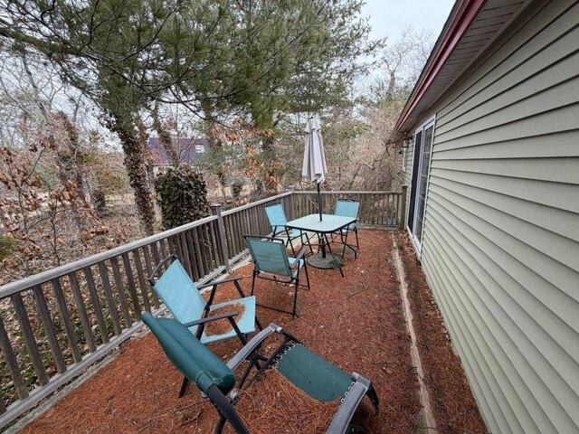 house with 2 bedroom, Oak Bluffs MA ES103851305
