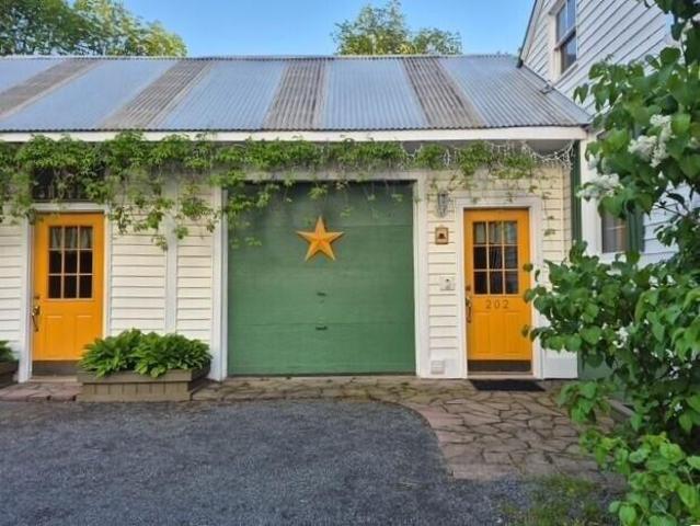house with 2 bedroom, Oakland ME ES104263466