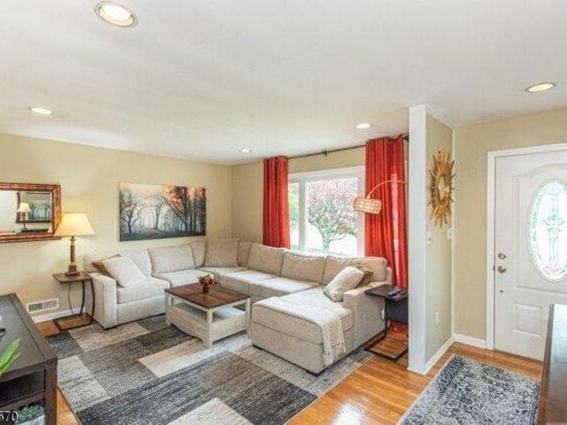 house with 2 bedroom, Oakland NJ ES104410969