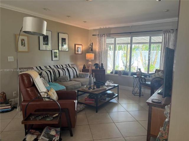 house with 2 bedroom, Oakland Park FL FL DLS102659824