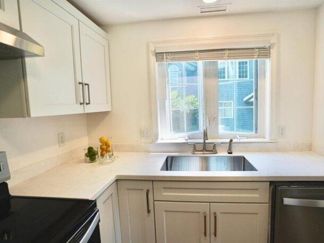 house with 2 bedroom, Old Orchard Beach ME ES105204124