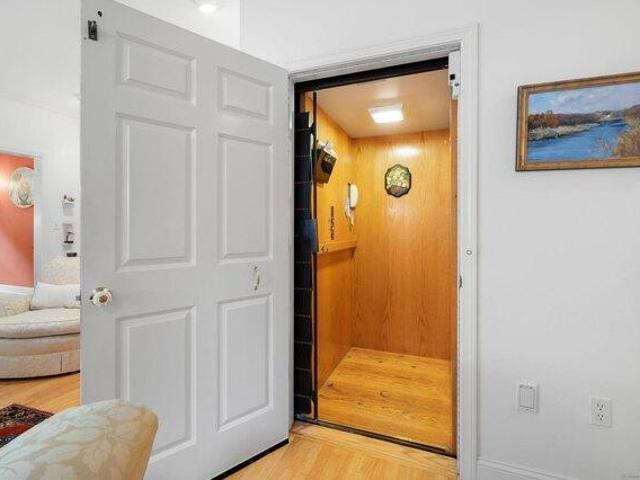 house with 2 bedroom, Old Lyme CT DLS100370849