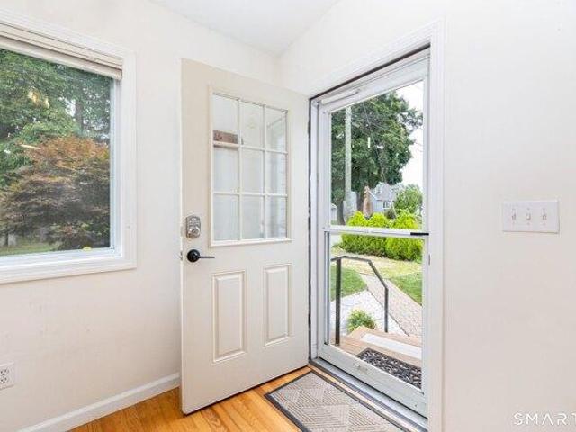 house with 2 bedroom, Old Saybrook CT ES104444424