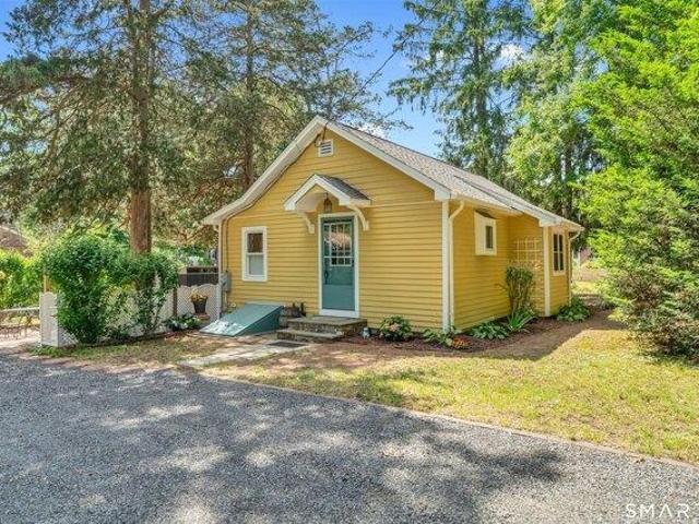 house with 2 bedroom, Old Saybrook CT ES104116527