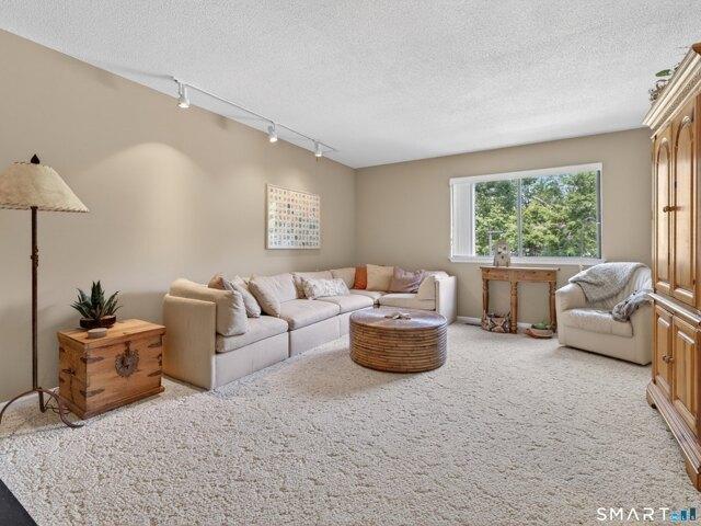 house with 2 bedroom, Old Saybrook CT ES105680798